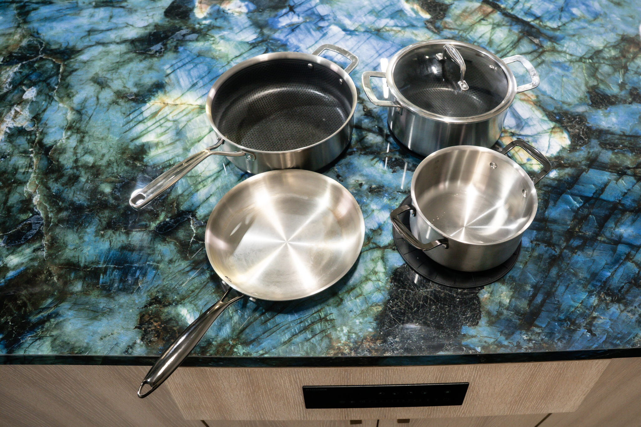 Invisacook and the Discreet Luxury of Invisible Cooking Surfaces ...